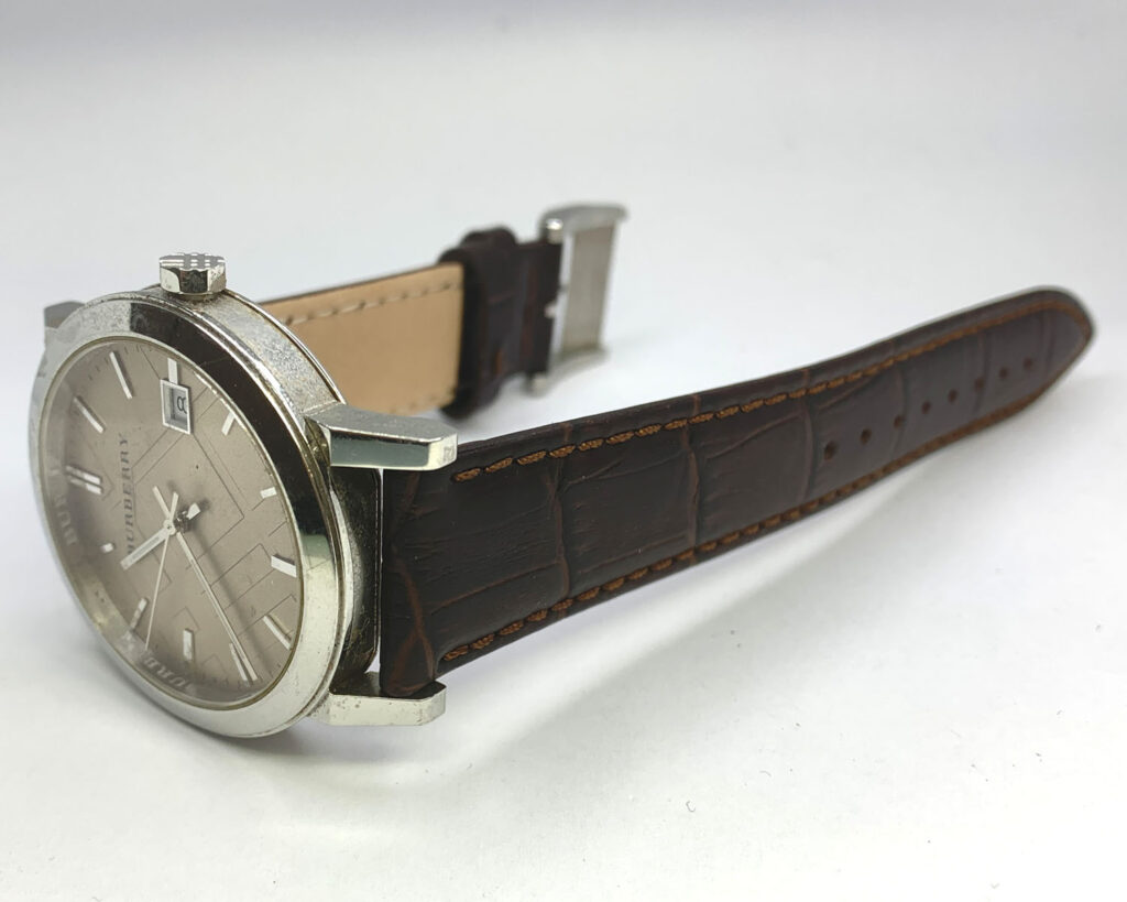 BURBERRY バーバリー BU9011の電池交換とベルト交換